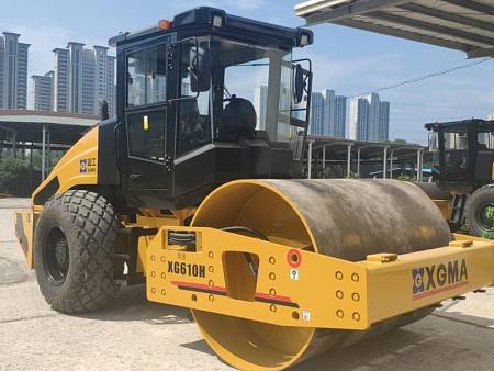 Distributor Alat Berat Road Roller Indonesia - ALATBERAT.ID