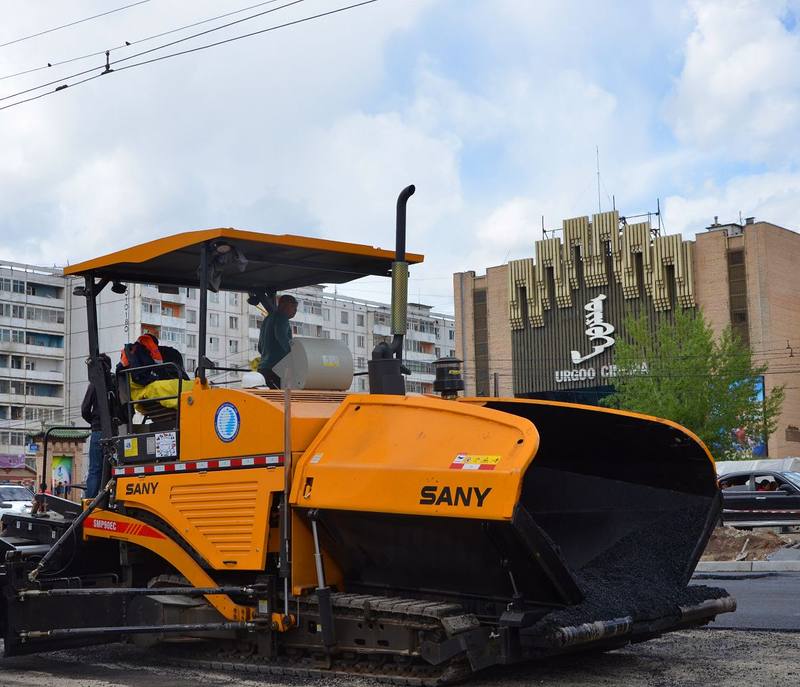 Distributor alat berat Asphalt Pavers Sany